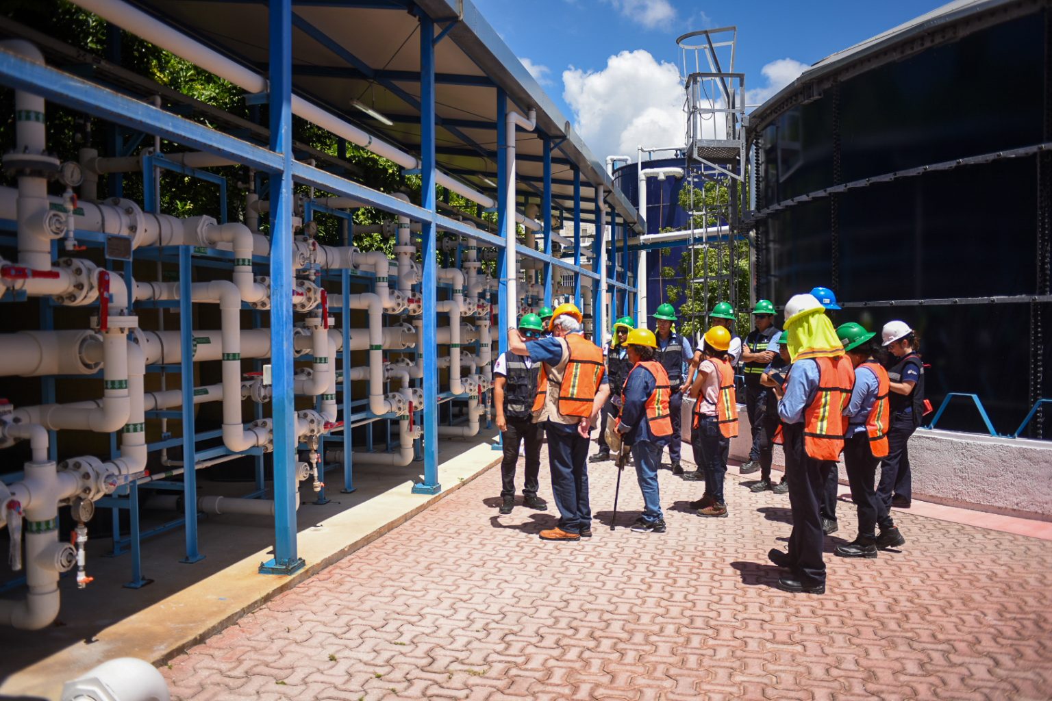 Cómo solicitar una visita guiada por las instalaciones de Aguakan para conocer más sobre nuestra ...