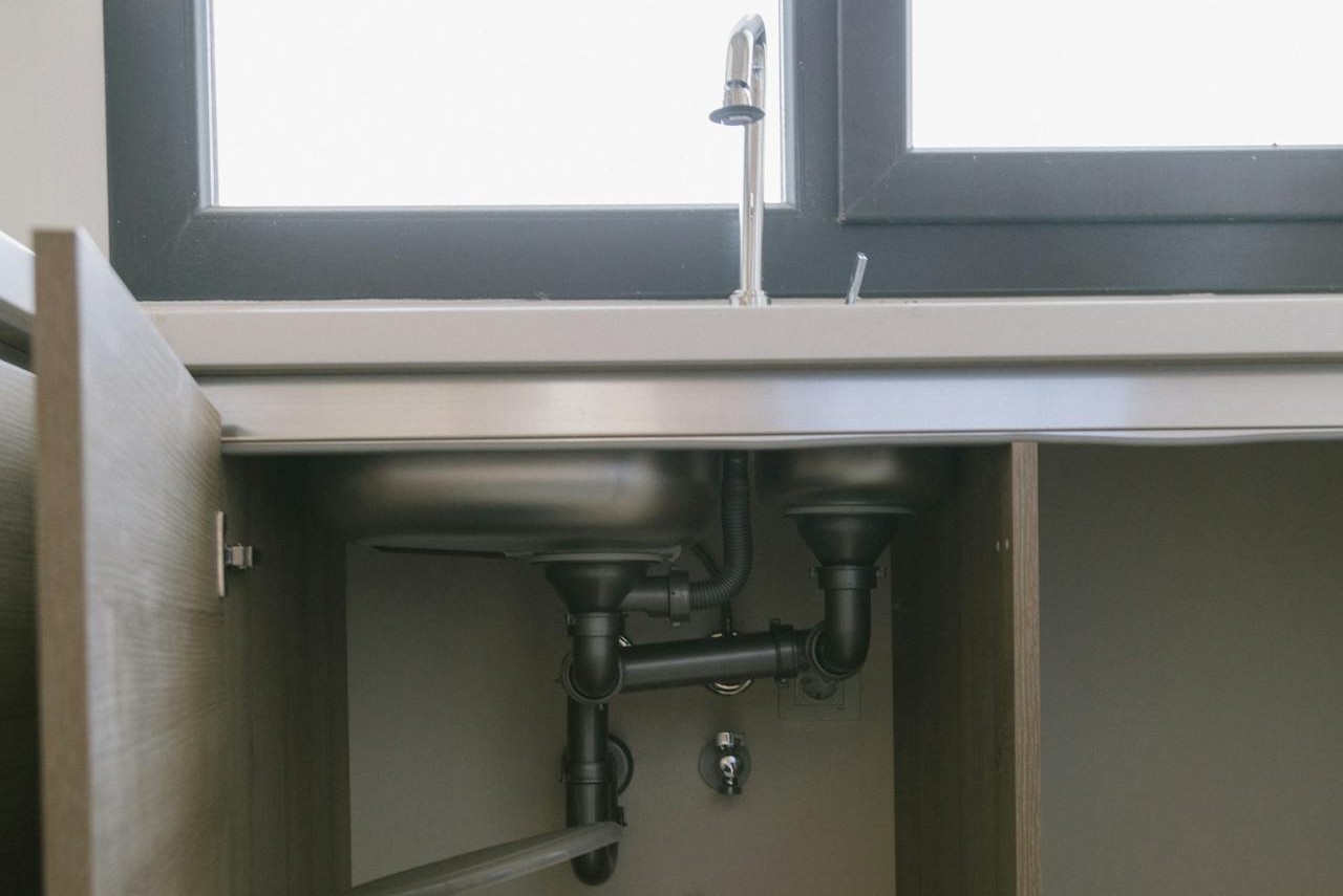 ¿Se puede usar cloro para mejorar el olor del drenaje en casa? Pros y ...